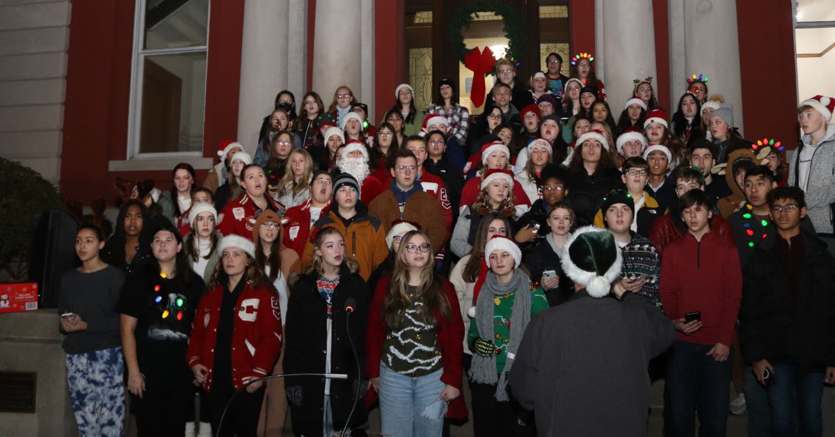 City of Crown Point Tree Lighting 2022 - NWI.Life