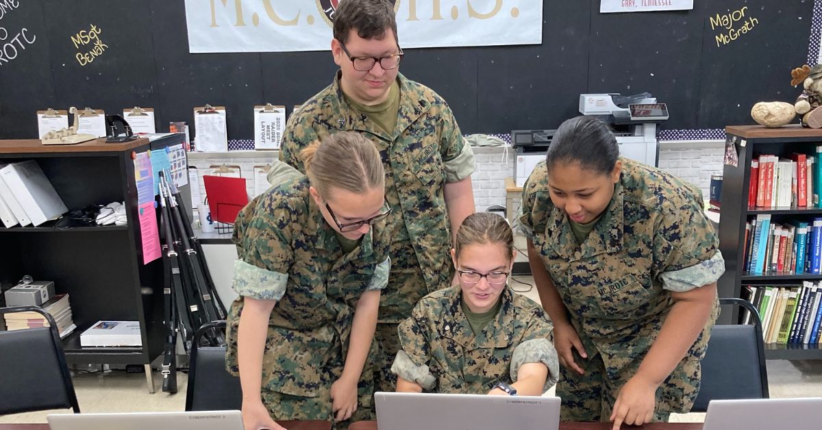 MCHS MCJROTC Competes in First Round of CyberPatriot 18 - GreatNews.Life