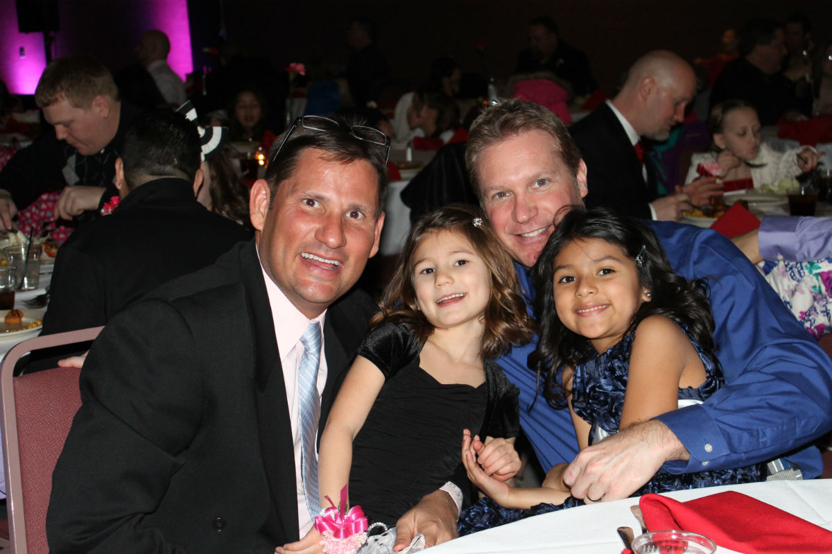 Daddy + Daughters = Adorable - GreatNews.Life