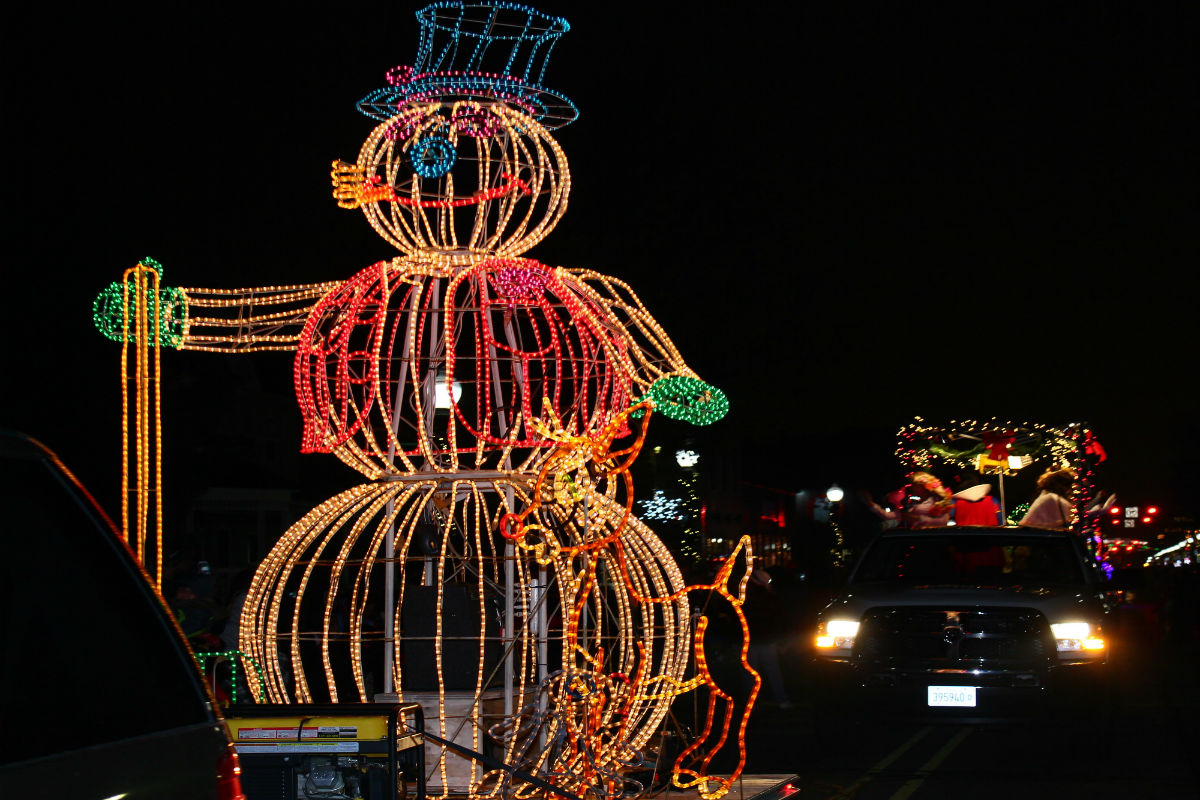 Holiday Spirit Comes to Whiting as Little City on the Lake Hosts Annual ...